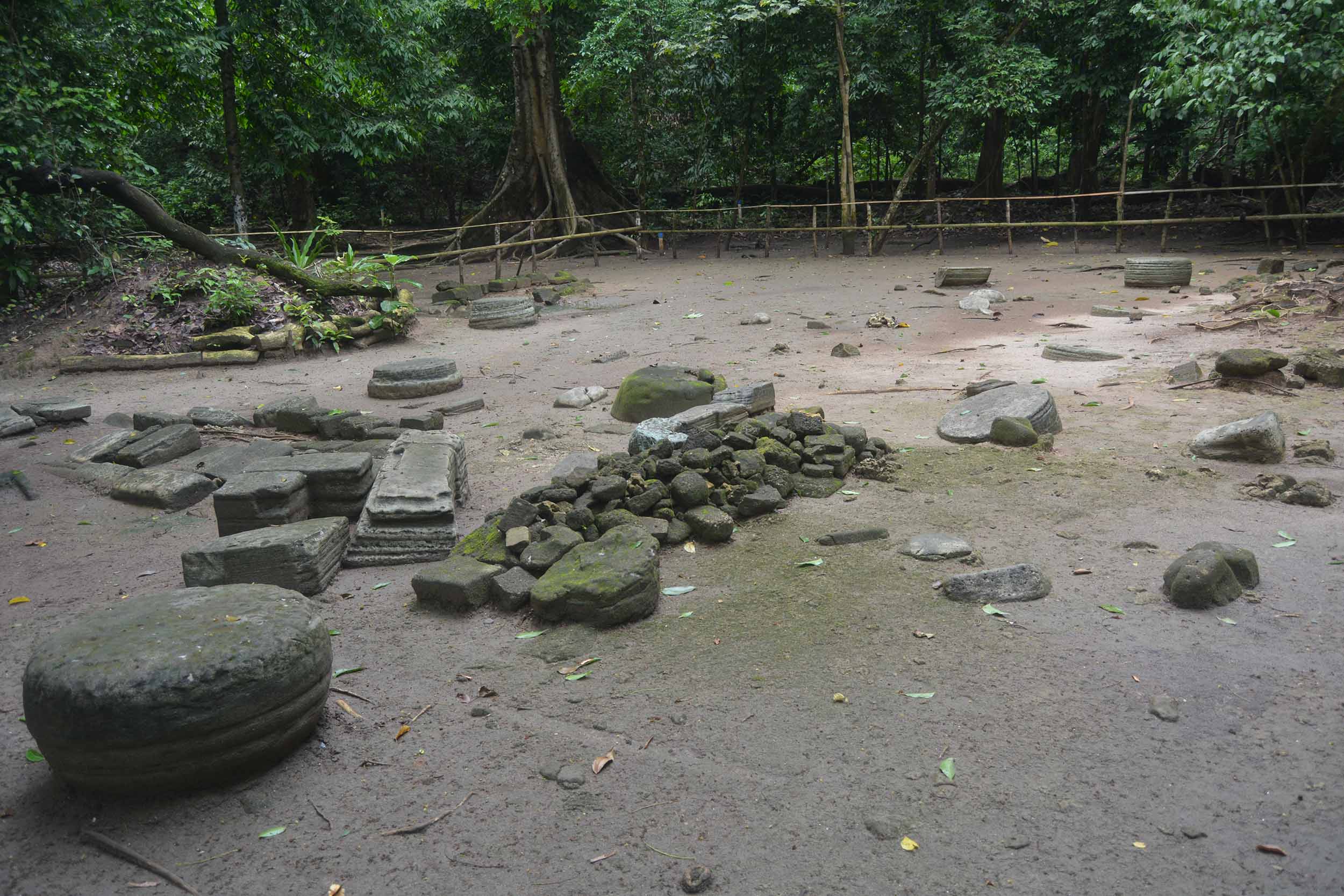 Batu Kalde Site - Pangandaran Travel